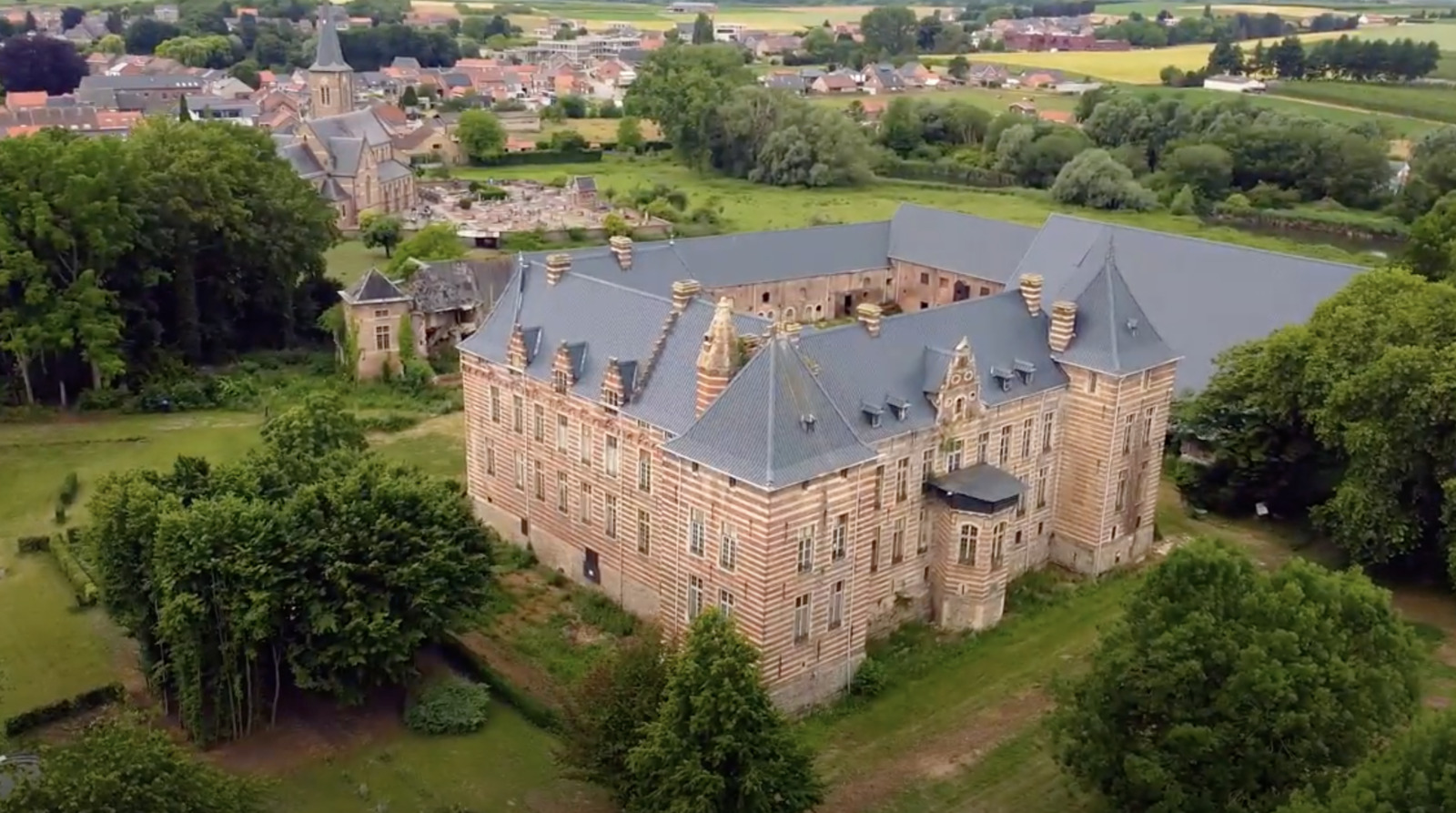 Visite guidée du château de Heers (NL) - rencontre amicale culture (Batsheers - Belgique)